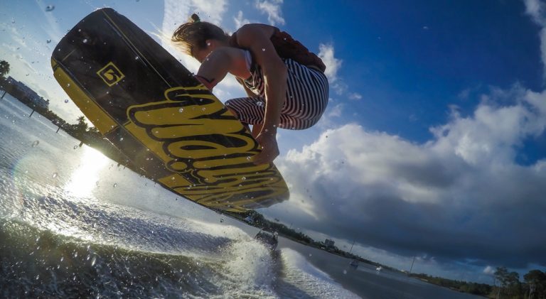 What Size Wakeboard Do I Need? - Check size chart - Wakeboard Traveller
