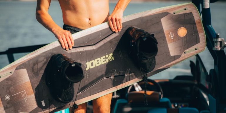 What Size Wakeboard Do I Need? - Check size chart - Wakeboard Traveller